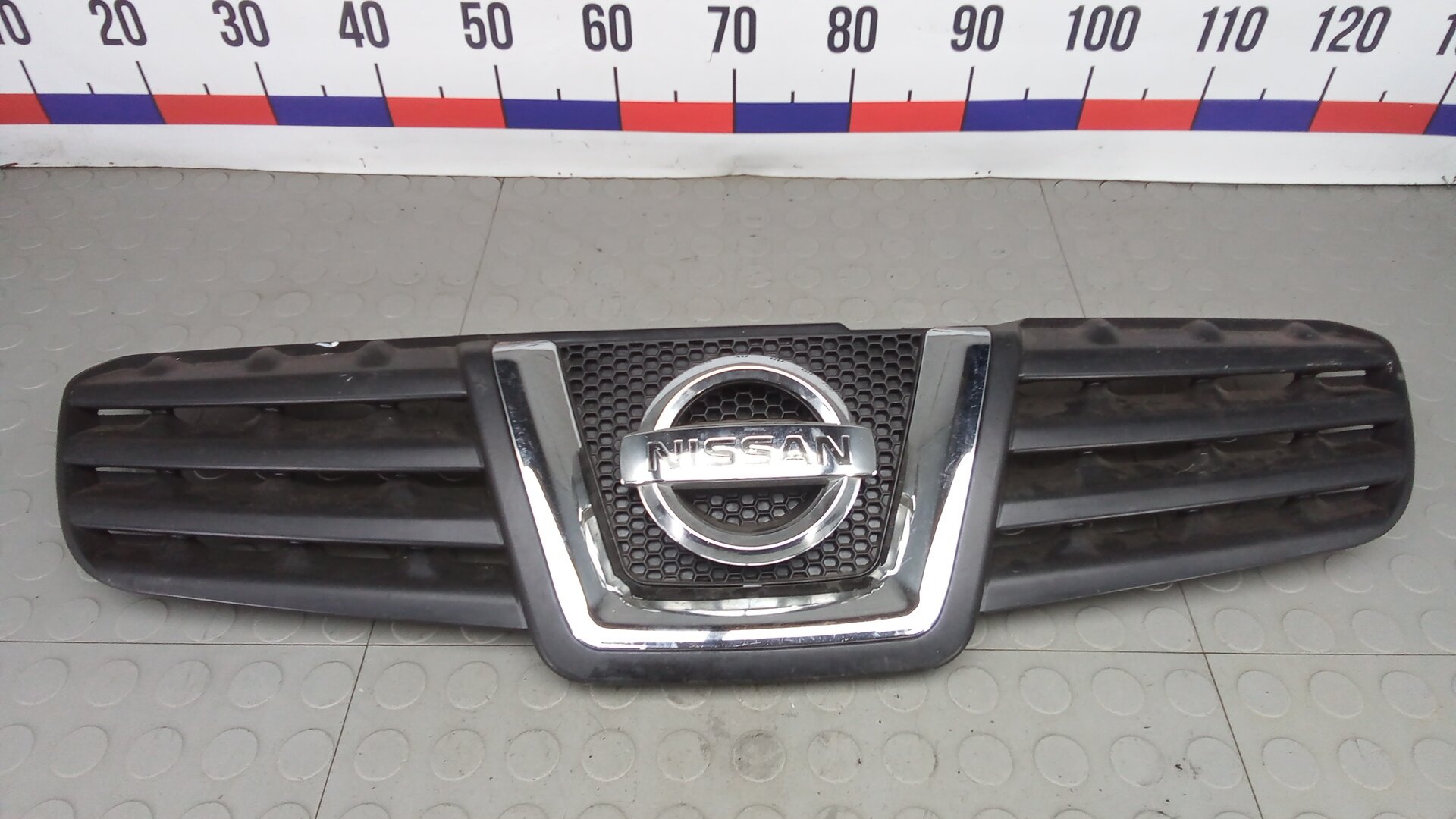 Решетка радиатора NISSAN NOTE E11