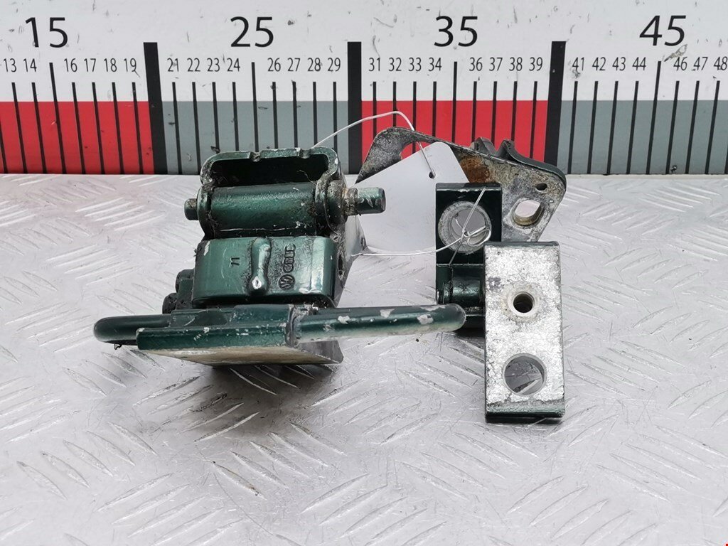 Петля двери задней правой Volkswagen Bora(Jetta) 3B4833412B арт. 1856381