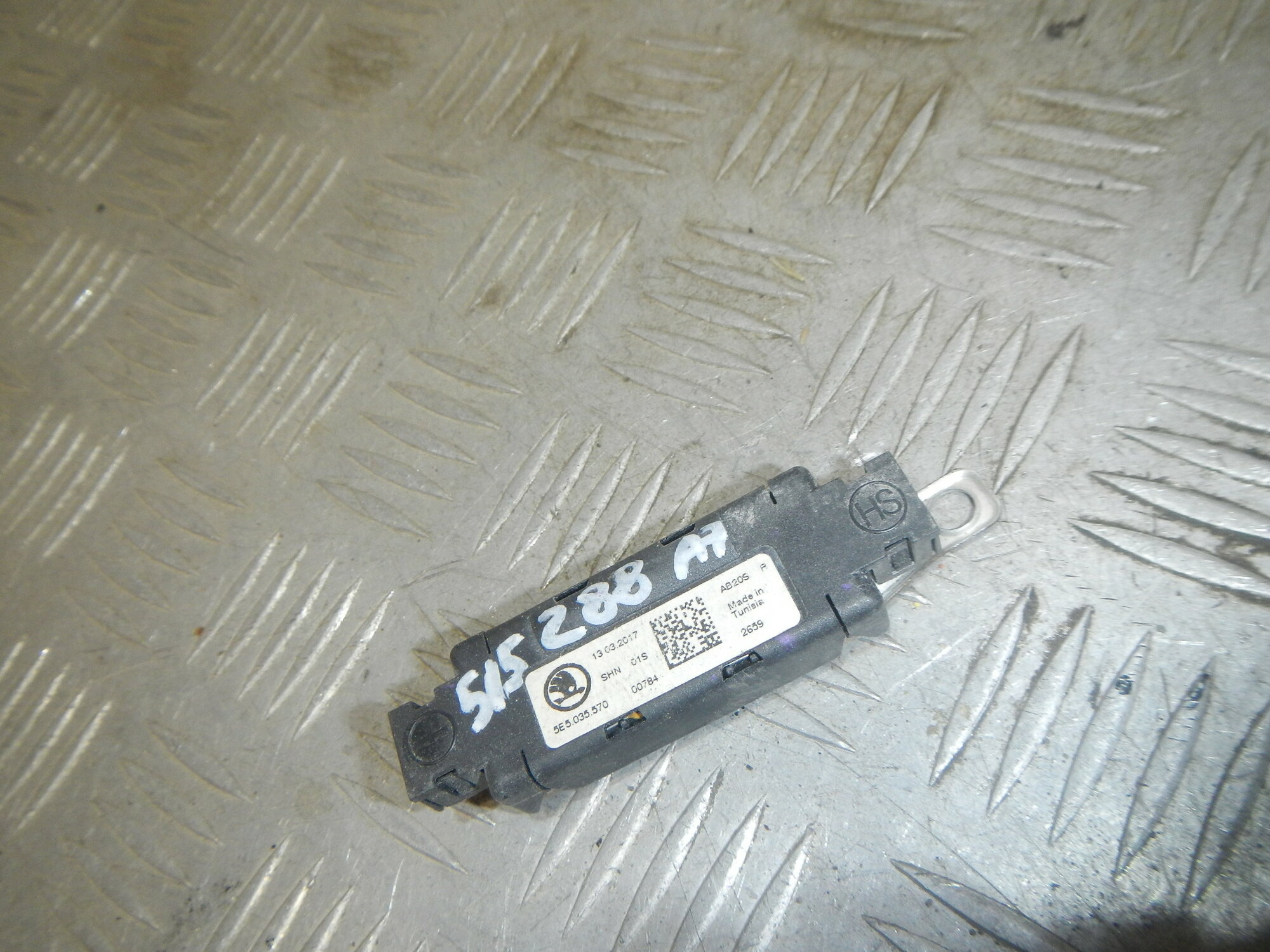 Б/У Антенна, Skoda (Шкода)-OCTAVIA A7 (13-) SKODA OCTAVIA A7 (13-) Без видимых повреждений. 515288 VAG арт. 5E5035570