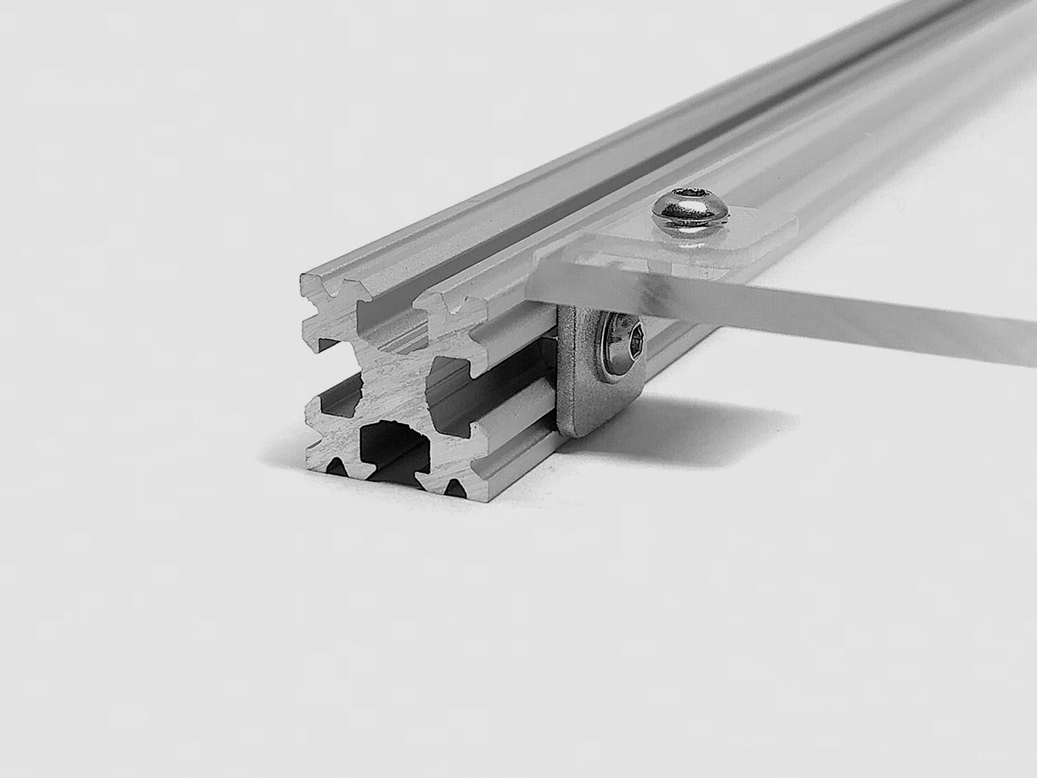 Уголок 15 х 15SL, паз 3, S31 / 5 шт / соберизавод