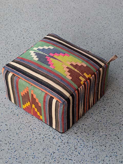 Упругий мягкий пуф из винтажного килима vol.27