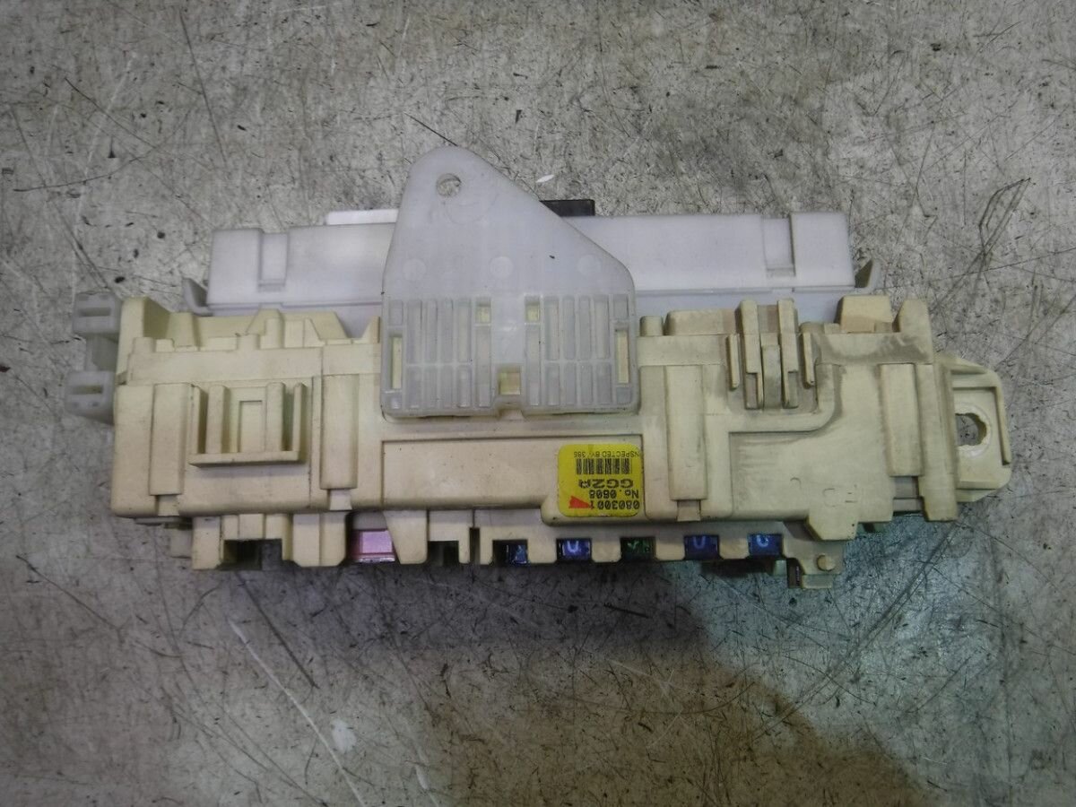 Блок предохранителей Mazda 626 GF (1997—2002)