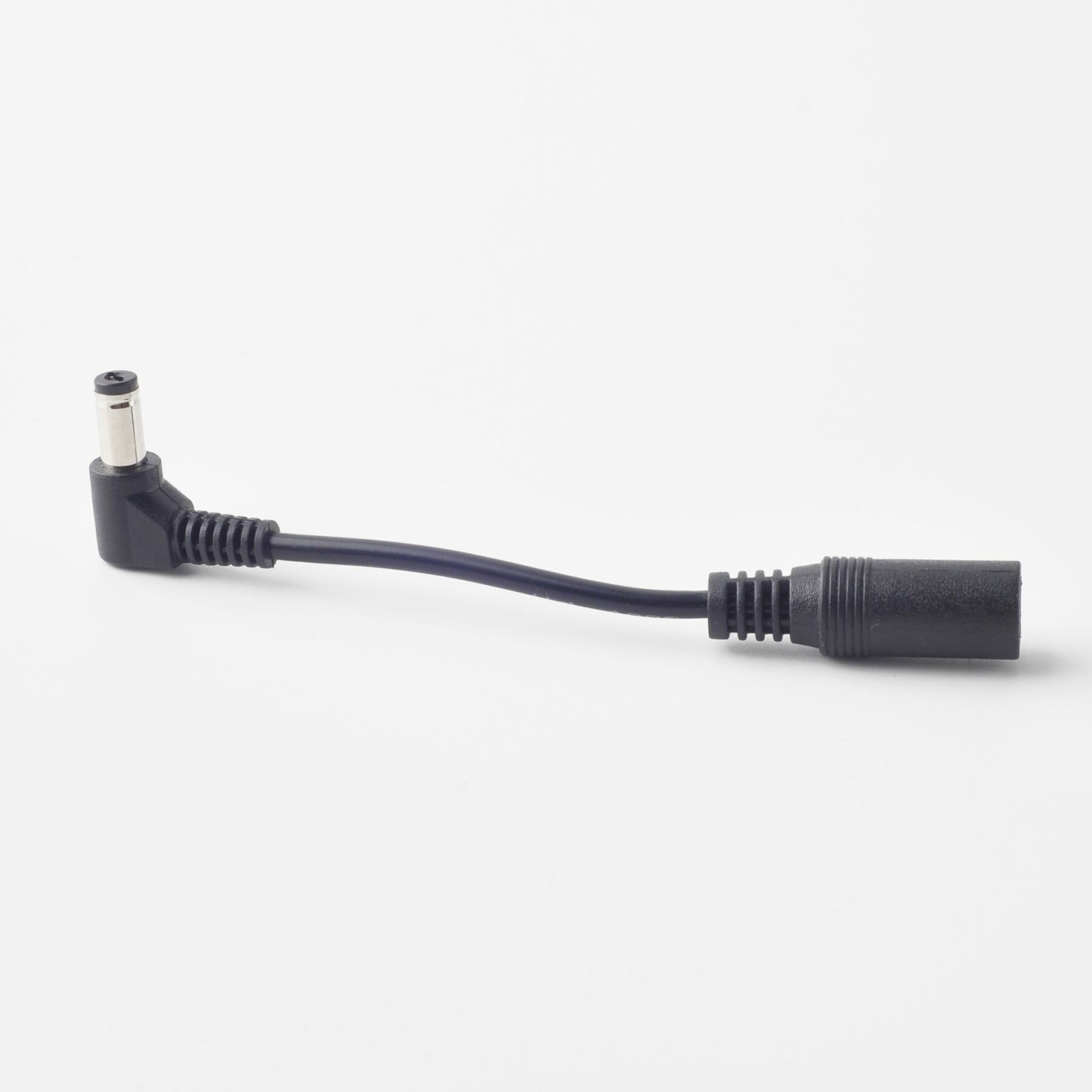 Переходник с кабелем (5.5x2.1-F to 5.5x2.1-M угловой, длина 11.5 см) обратной полярности