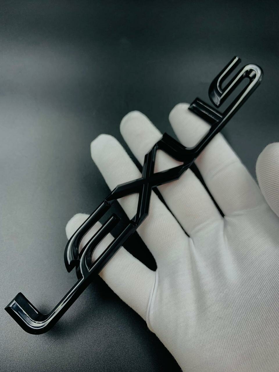 Эмблема надпись Лексус (черный). Значок шильдик на крышку багажника Lexus 190мм