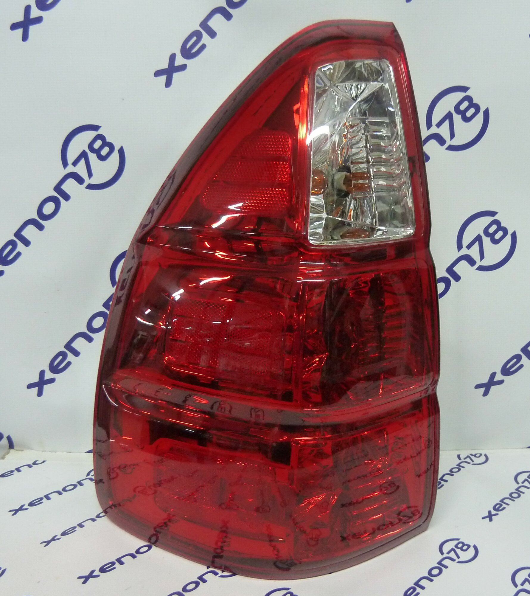 Задний фонарь (левый) VLAND YAB-TY-0114 Toyota Land Cruiser Prado 120 (Lexus GX470)