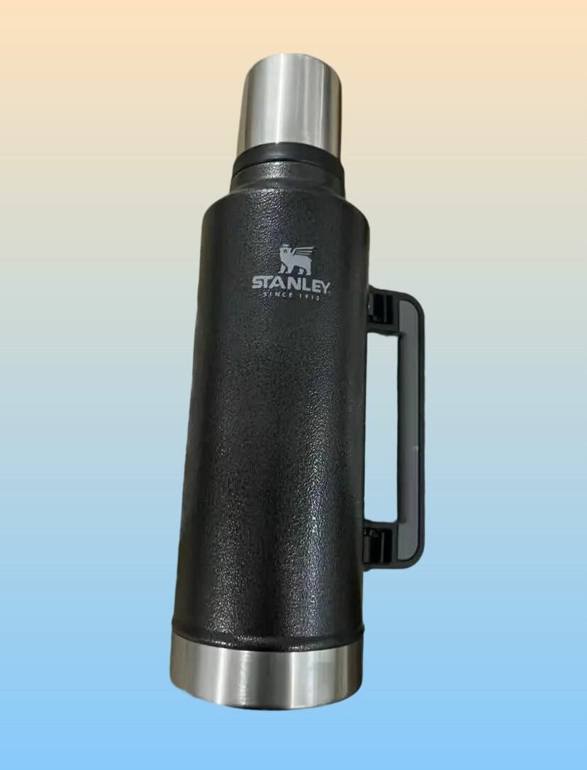 Термокружка Stanley Classic, 1,9 л, черная