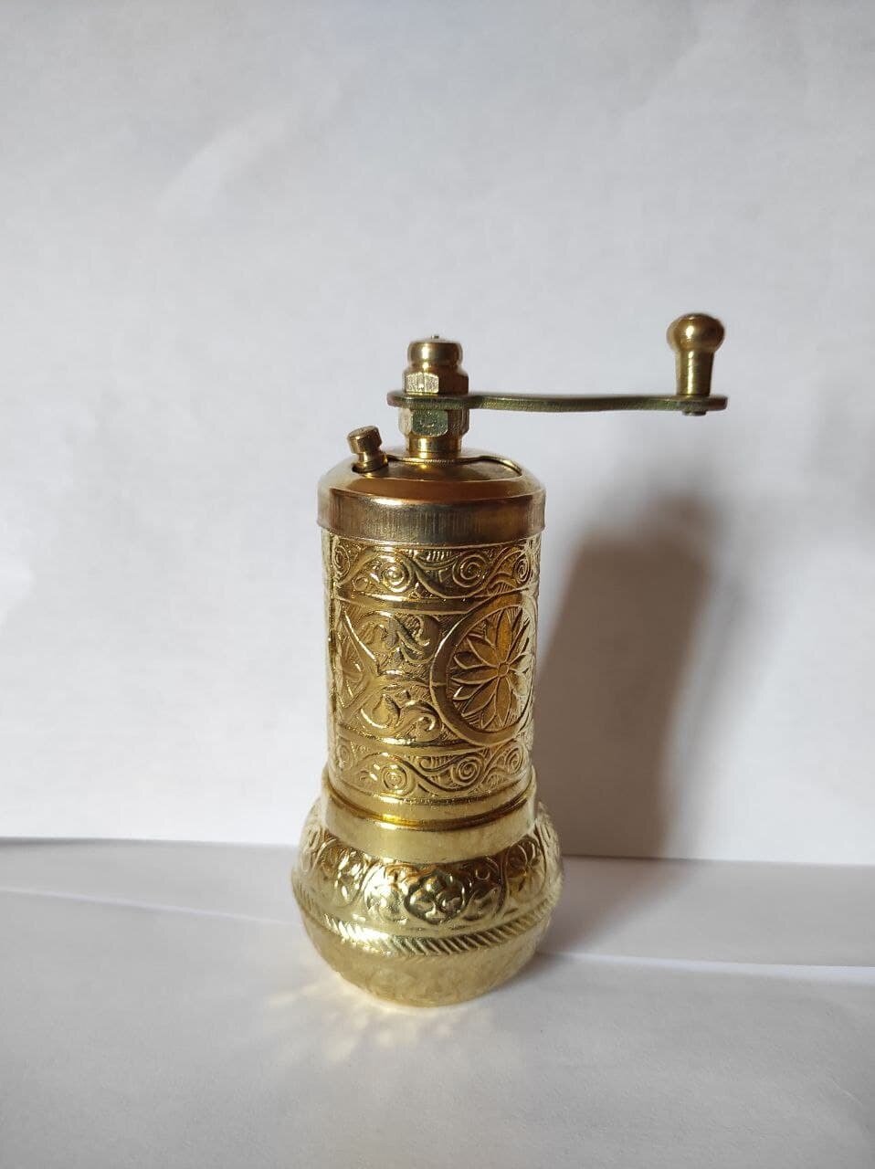 Мельница для специй ручная турецкая, золотой