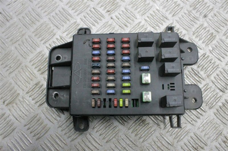 Б/У Блок предохранителей Chery Tiggo 1 T11 / Чери Тигго 1 T11 1.8 SQR481FC 132 Л.С. 2011