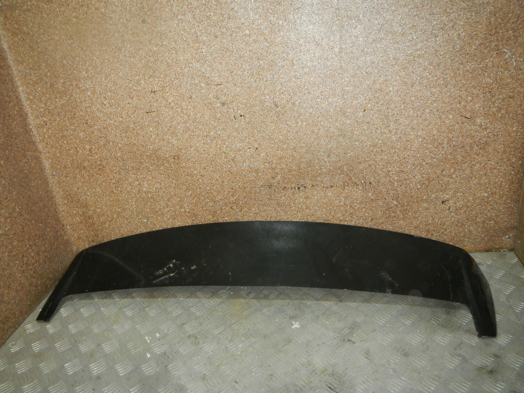 Б/У Спойлер (дефлектор) багажника, Dodge (Додж)-CALIBER (06-13) DODGE CALIBER (06-13) Царапины. 598545 CHRYSLER арт. YQ8...