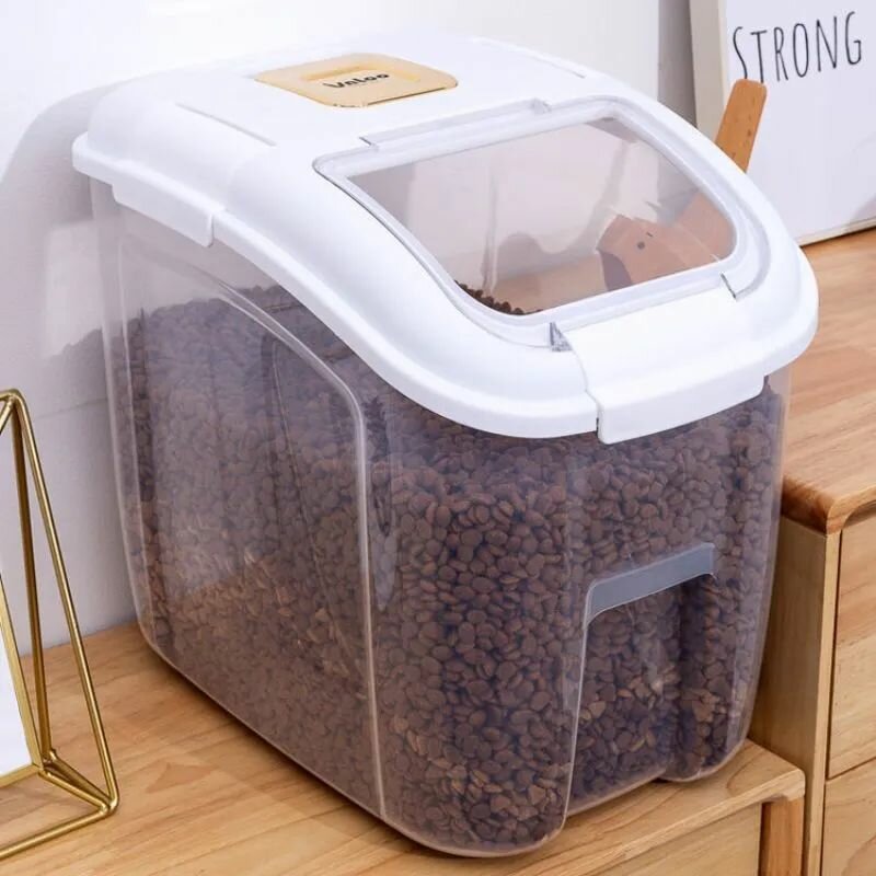 Контейнер для корма для домашних животных. Белый контейнер. Около 50 литров. Очень большая вместимость kонтейнер. большая емкость для хранения, доступная в магазине "магазин твоего друга"