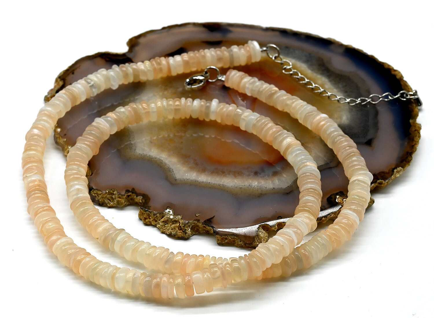 Бусы, лунный камень