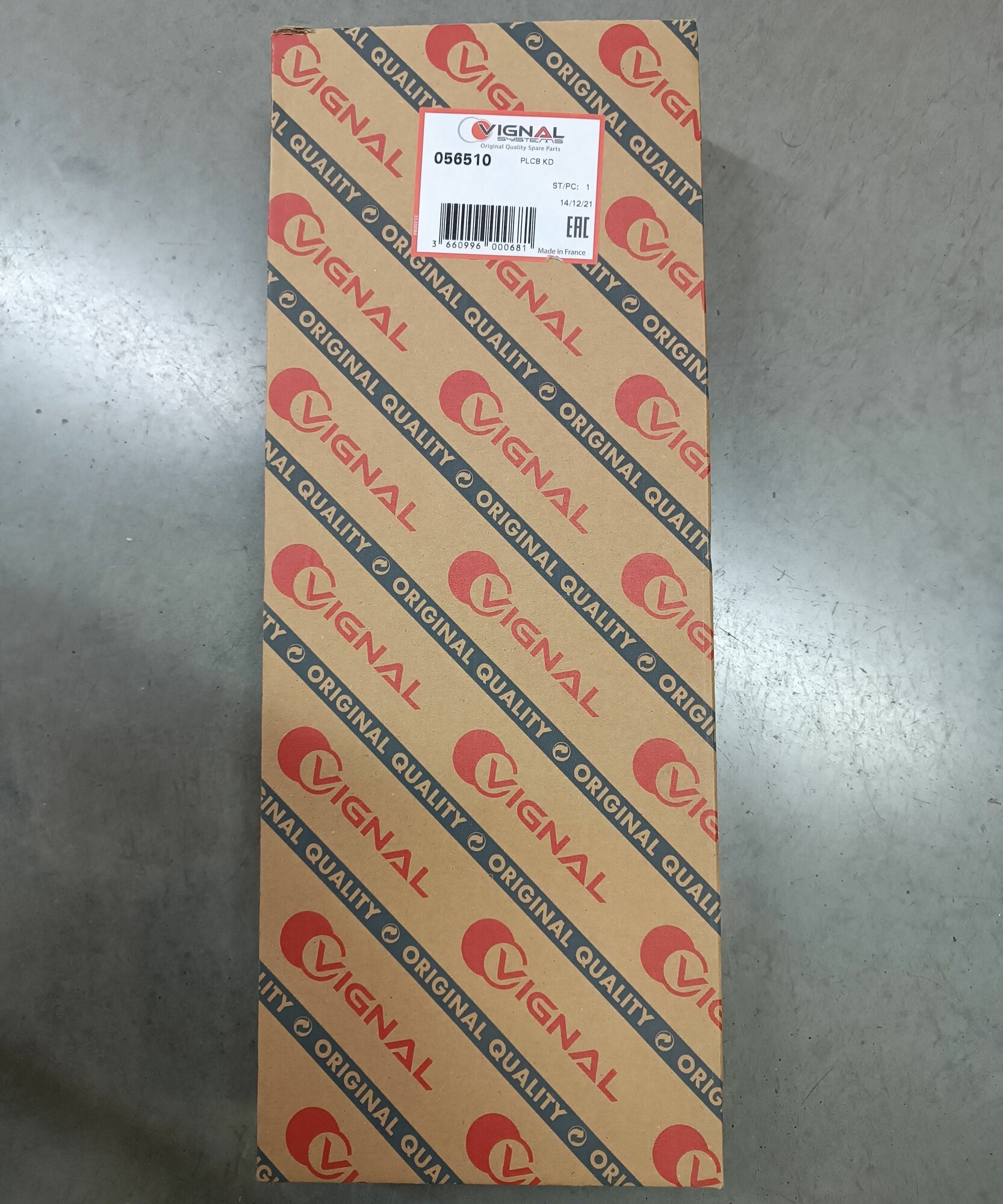 Стекло заднего фонаря правое "с каплей" MAN TGA , арт. 056510 Vignal