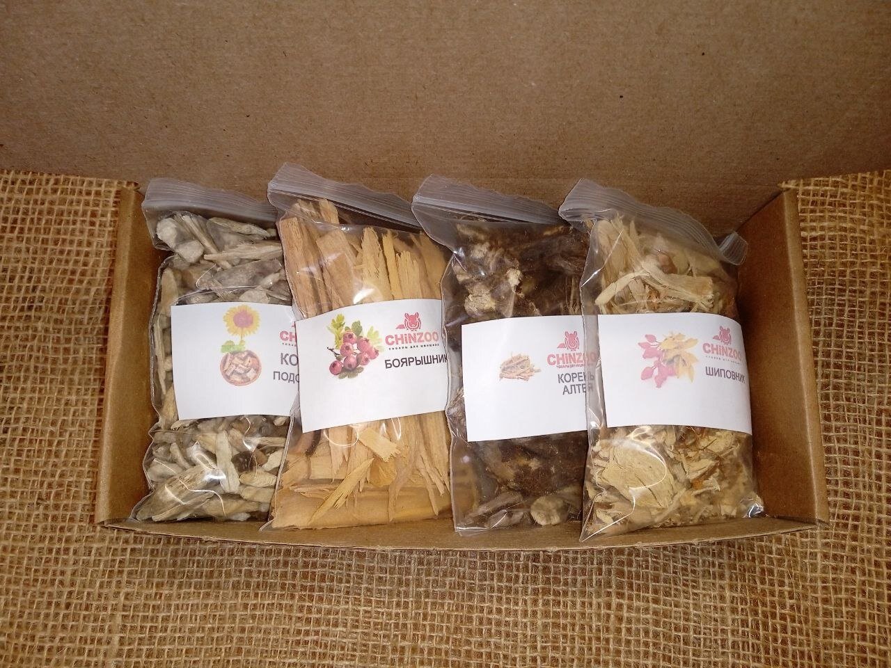 Лакомство для шиншилл, хомяков, морских свинок, дегу, крыс, песчанок ChinZoo набор сушеных корней Дегустатор №10