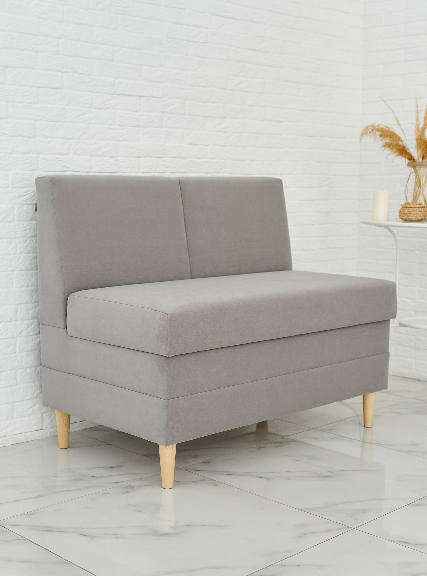 Диван прямой с ящиком Цезерио. 100*59*82 см, светло-серый. На кухню, на балкон, в прихожую.