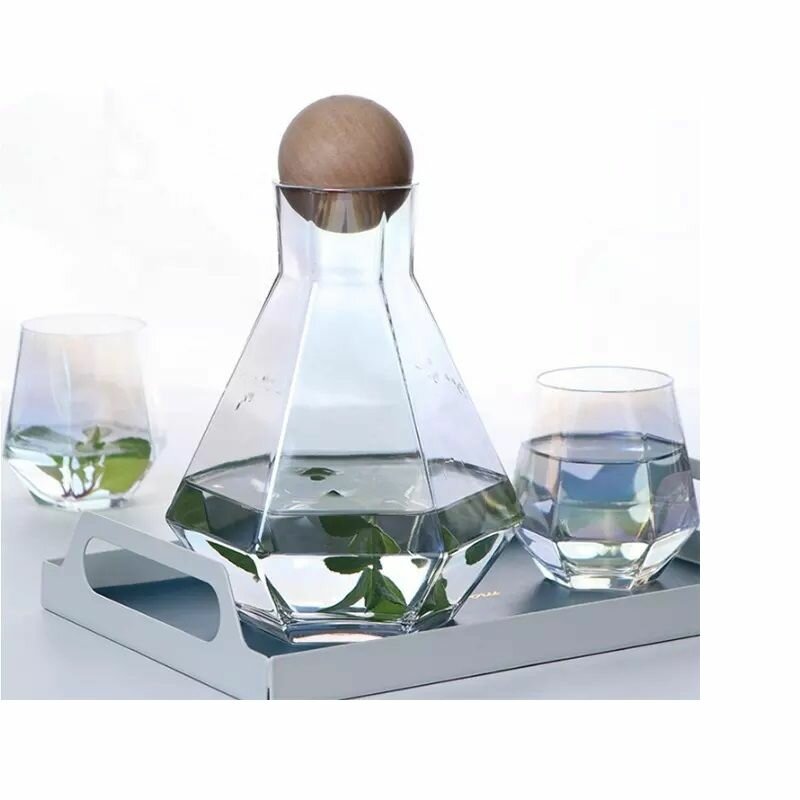 Графин и бокалы