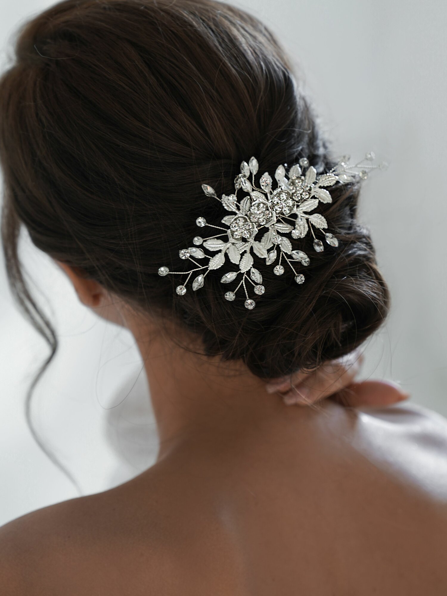 Зажим для волос "MONALUNA", металлический, с декором из страз, серебристый