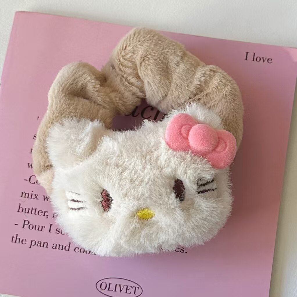 Miniso предлагает широкий выбор заколок для волос Hello Kitty.3 шт.