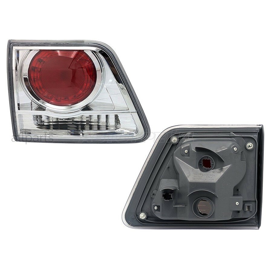 SAT ST-212-1335L Фонарь в крышку багажника Toyota Fortuner 11-15 (Слева)