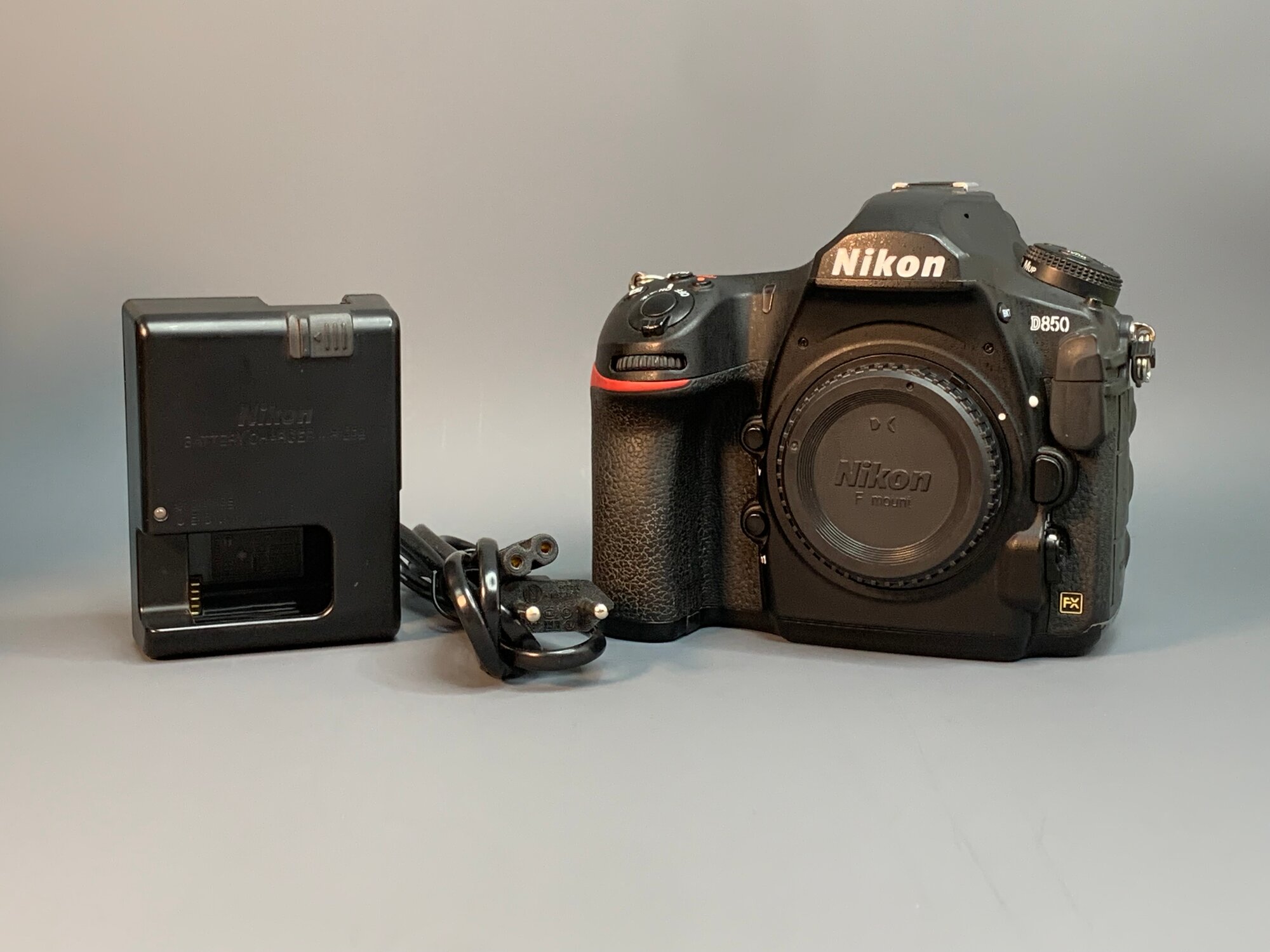 Nikon D850 21.975 кадров