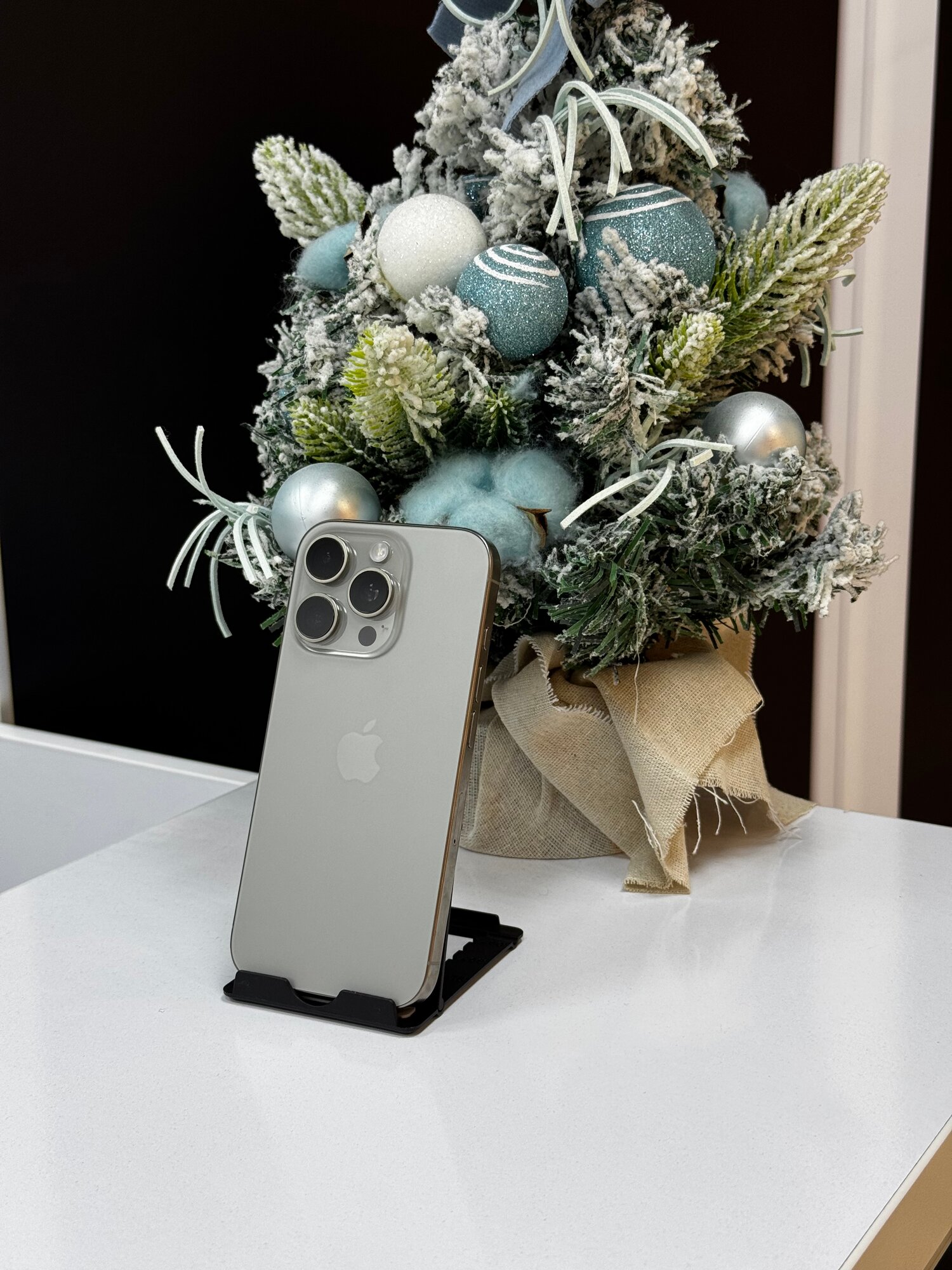 Apple iPhone 16 Pro 256GB, Natural Titanium (nano-SIM + eSIM)