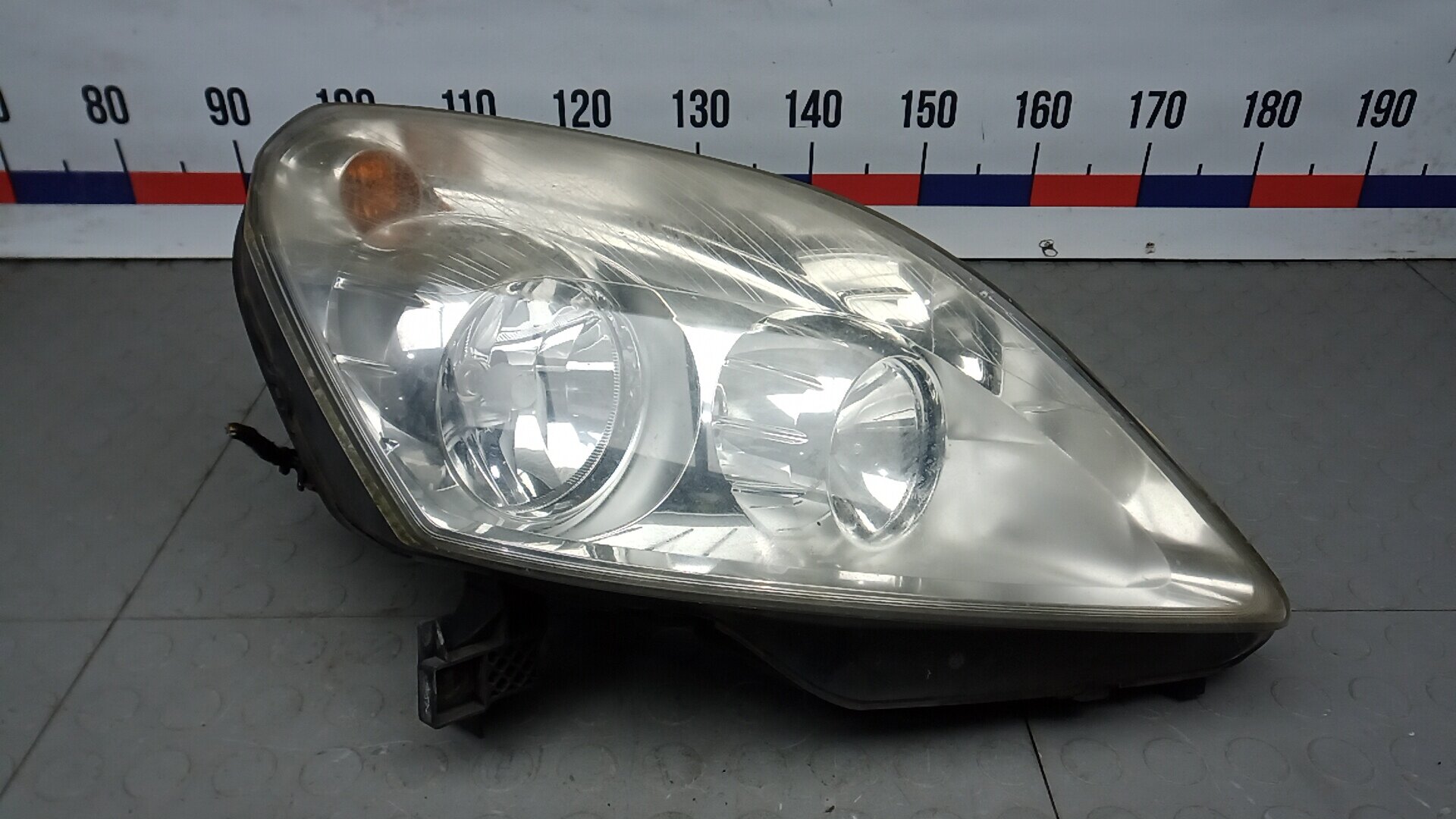 Фара правая OPEL ZAFIRA B