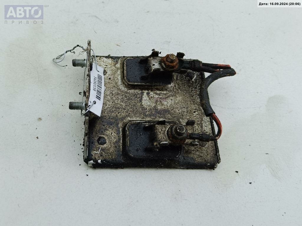 Блок управления вентилятором радиатора Audi A4 B5 (1994-2001)