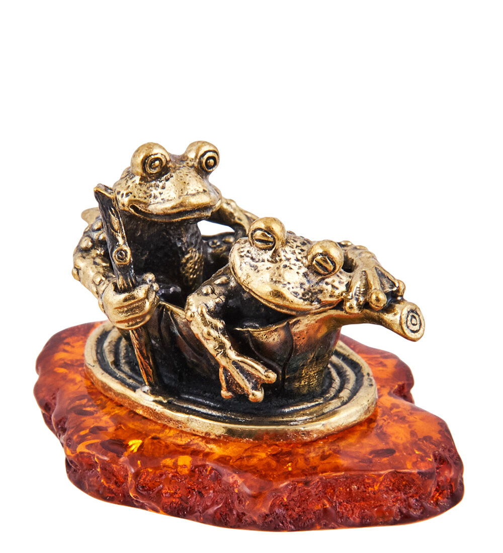 Фигурка Лягушки в лодке (янтарь)