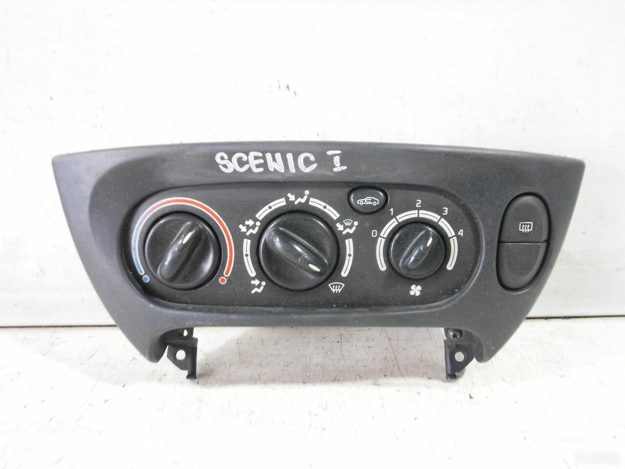 Блок управления отопителем Renault Scenic I (1996—1999) 7701047439
