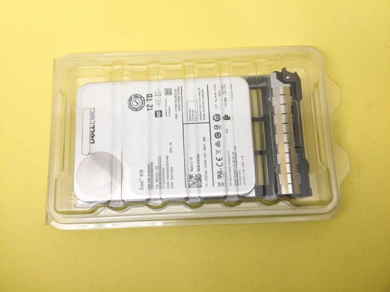 Жесткий диск Dell 7KT9W, для серверов, ёмкость 12ТБ, форм-фактор 3.5"