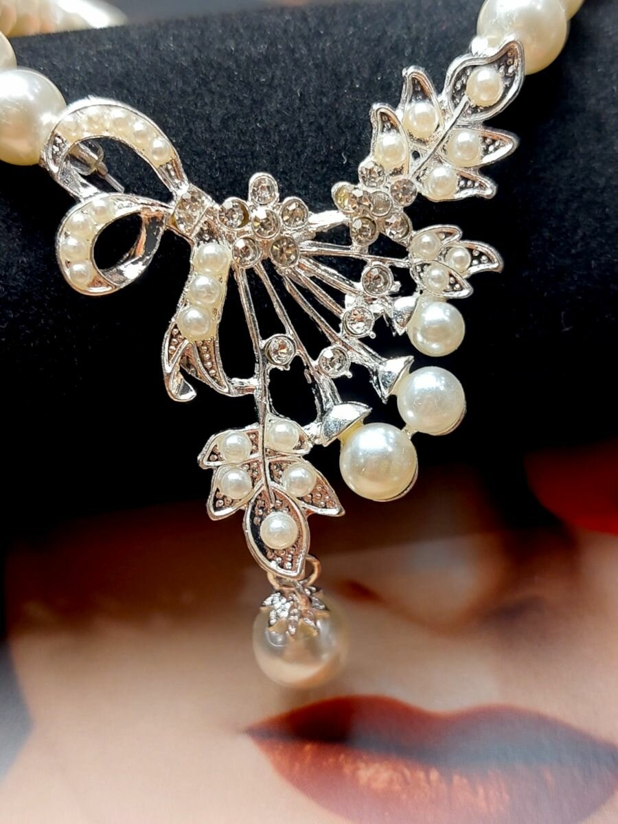 Комплект бижутерии: колье, кристалл, стекло