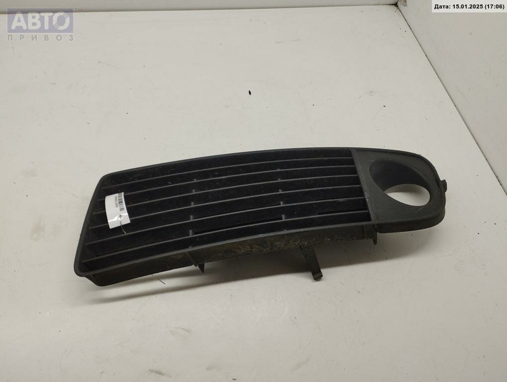 Решетка (заглушка) в бампер Audi A6 C5 (1997-2005)