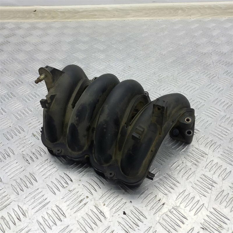 Б/У Коллектор впускной Volkswagen Golf 4 / Фольксваген Гольф 4 1.6 AEH 2002