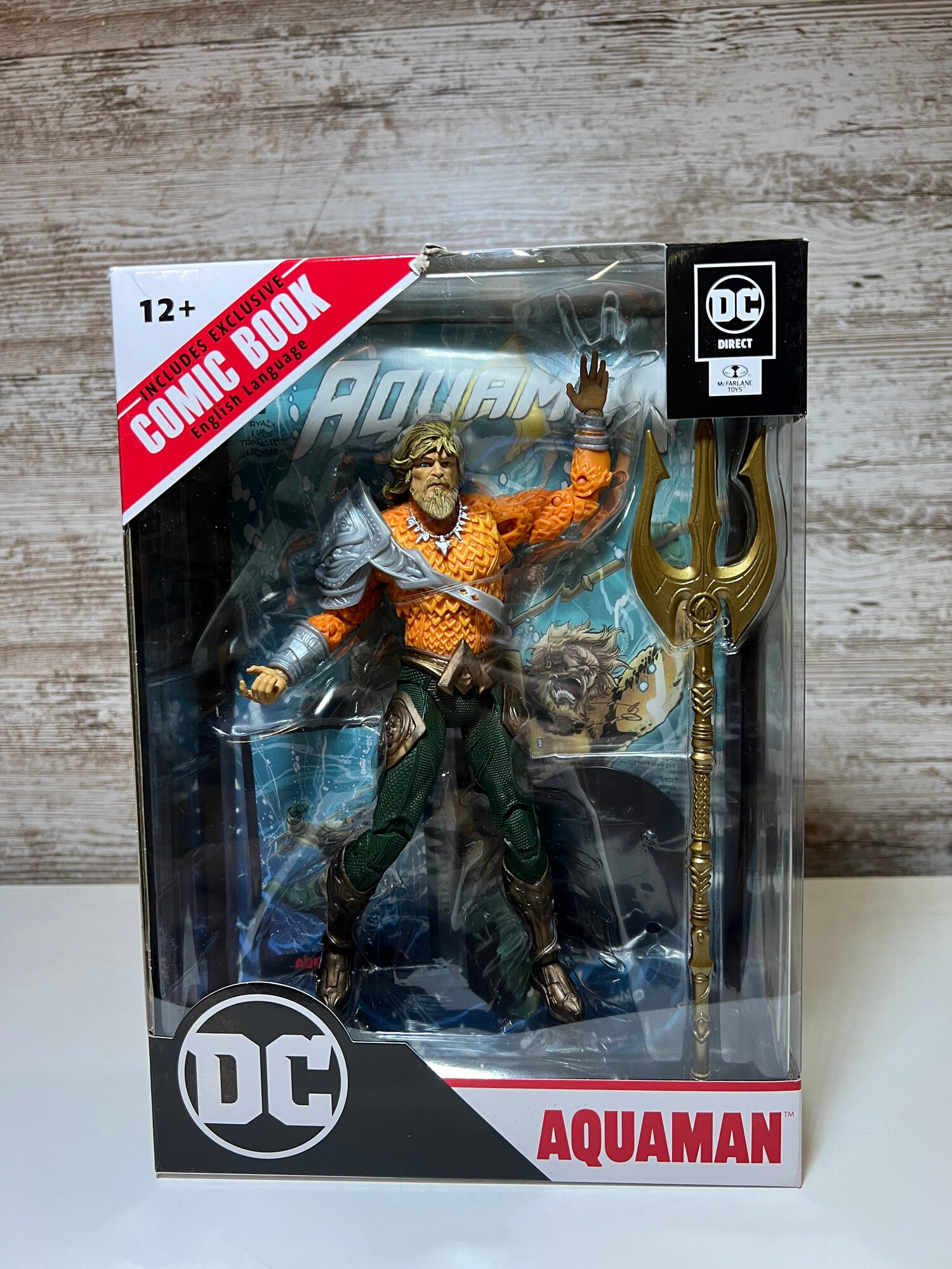 Фигурка DC Аквамен, Aquaman included exclusive Comic Book, 20 см, комикс в комплекте, от DC Direct