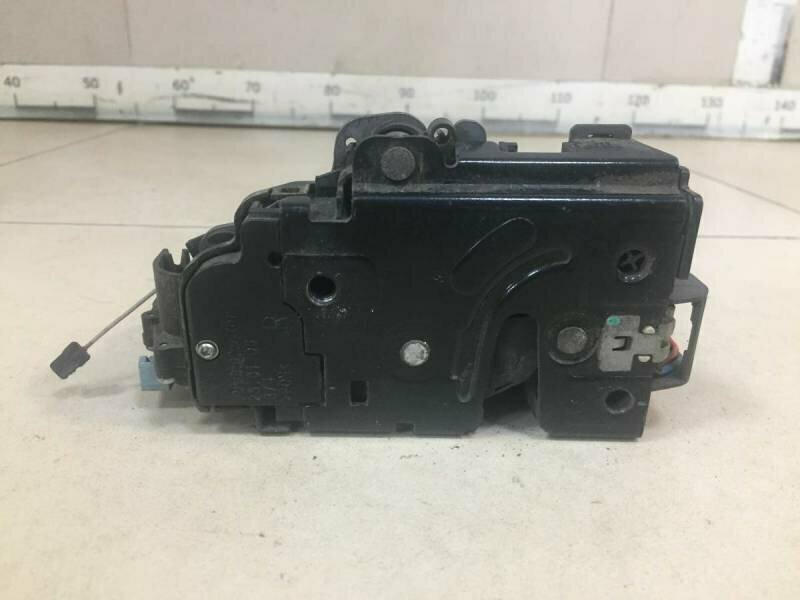 Замок двери передней правой Skoda Octavia A5 1Z- 2004-2013