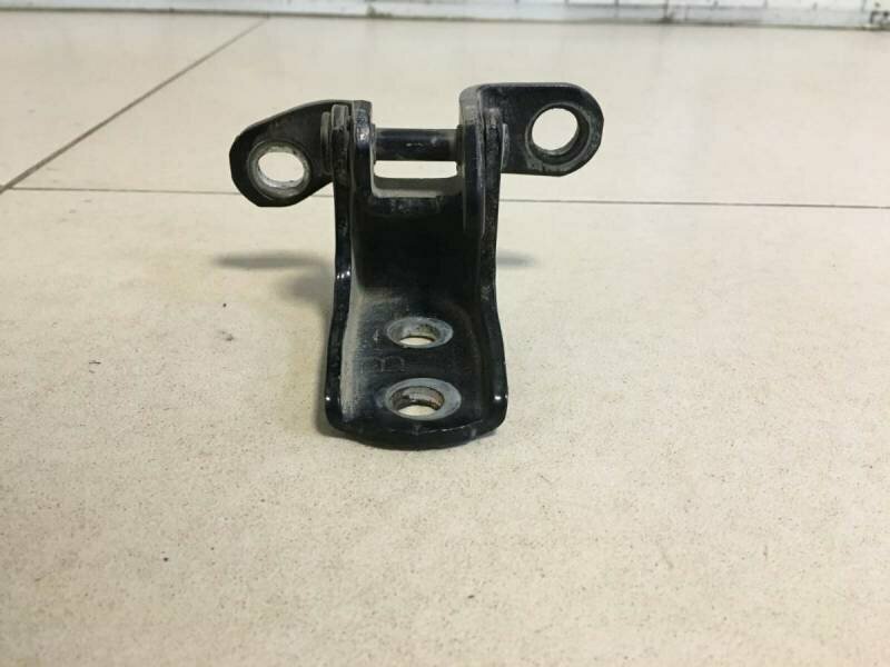 Петля двери задней правой нижняя Honda CR-V 2007-2012