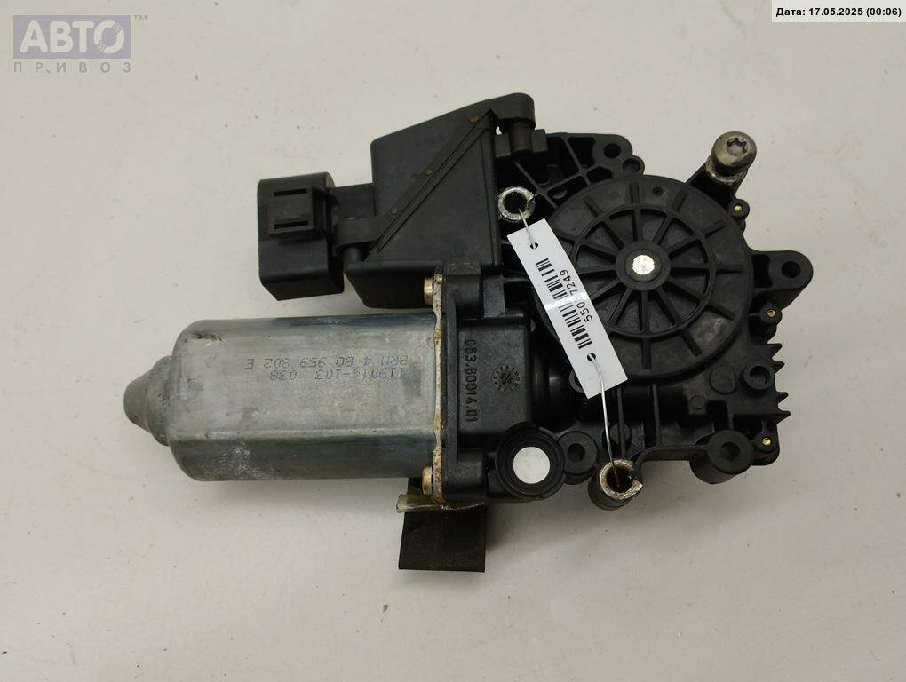 Моторчик стеклоподъемника передний правый Audi A6 C5 (1997-2005)