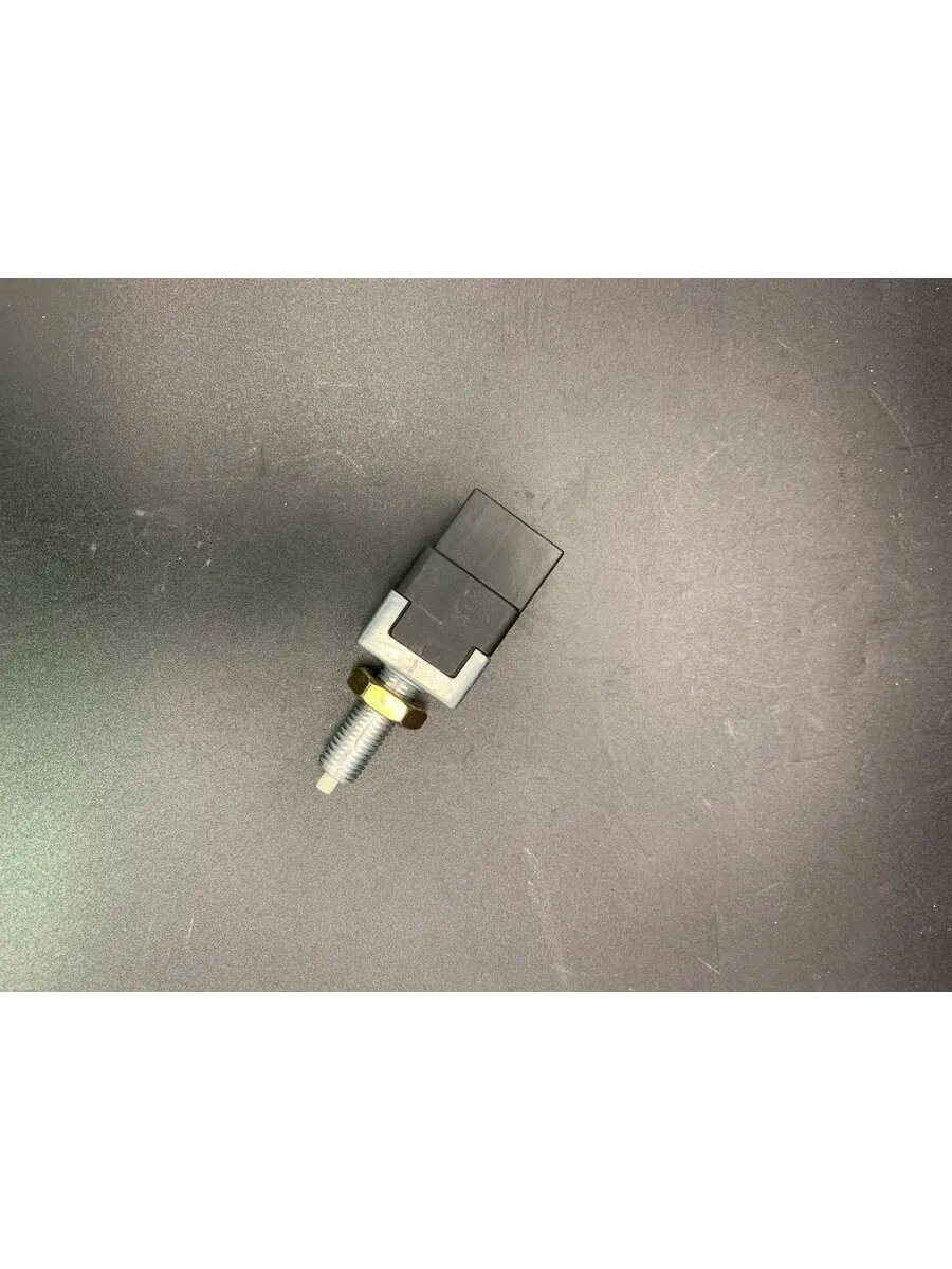 Концевик педали тормоза Новое Cargoparts