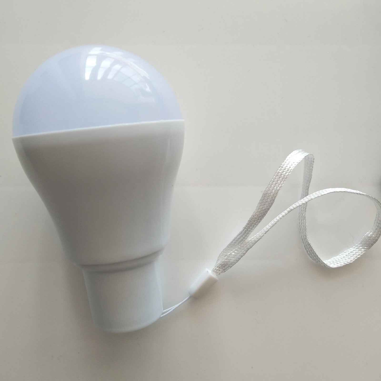 Аварийная светодиодная лампа на солнечной батарее Уличная лампа на солнечной батарее Уличная лампа на солнечной батарее Белая гирлянда Лампочка для экономии солнечной энергии