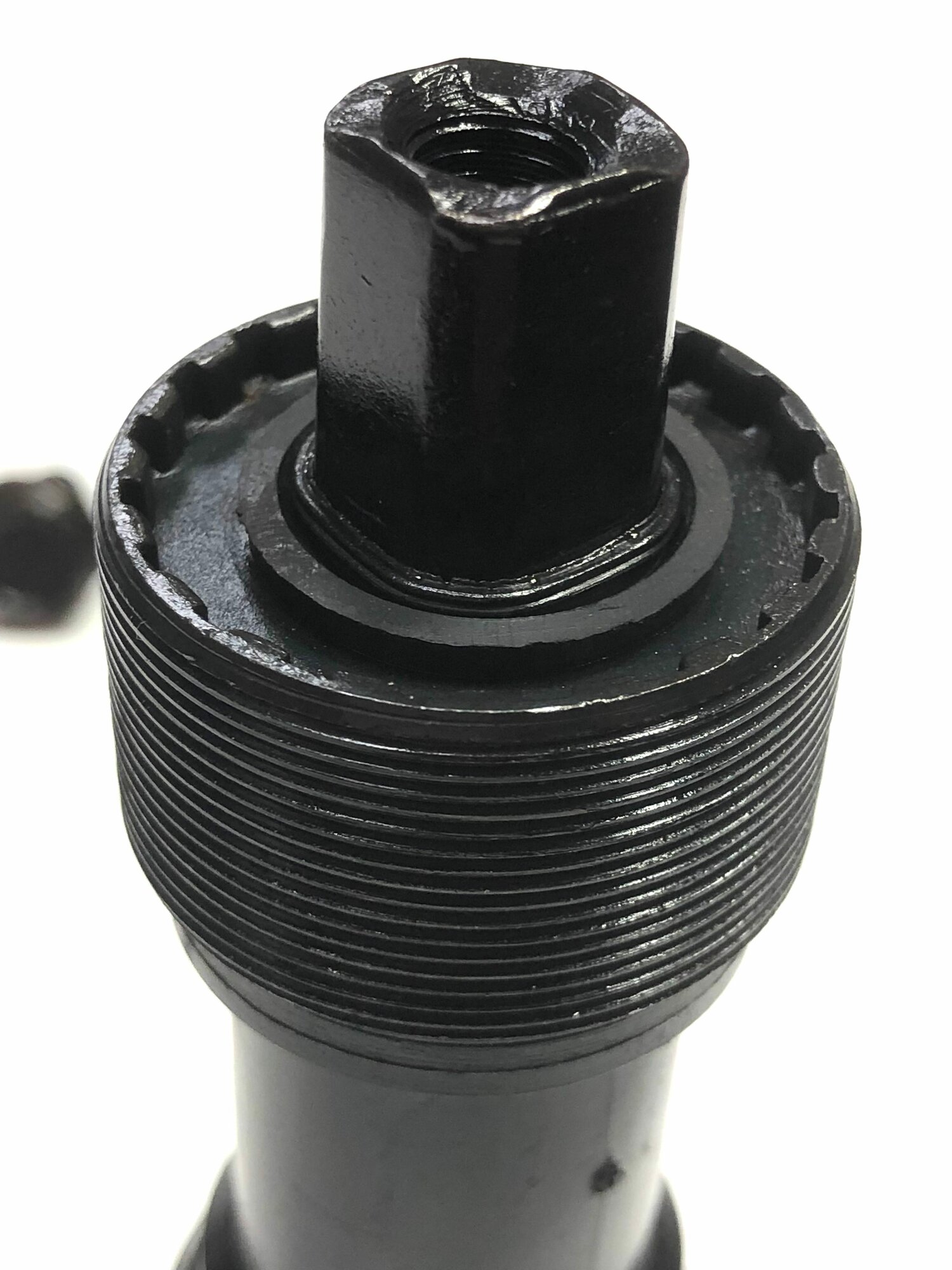 Каретка-полукартридж SF-BB05, стальная, под стакан 68мм, квадратный вал, 122мм х1,37"х24