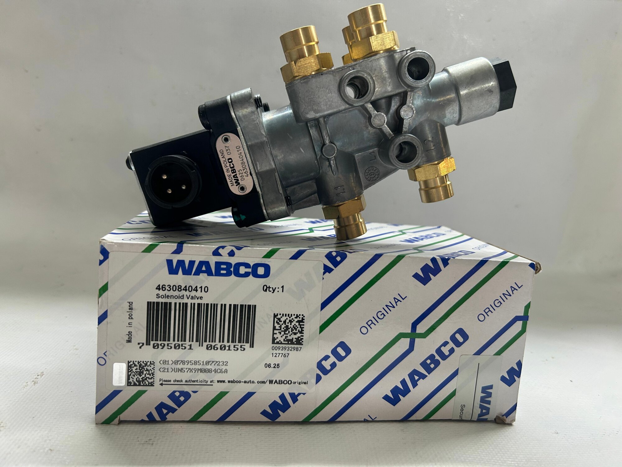 Кран подъёма оси Wabco 4630840410