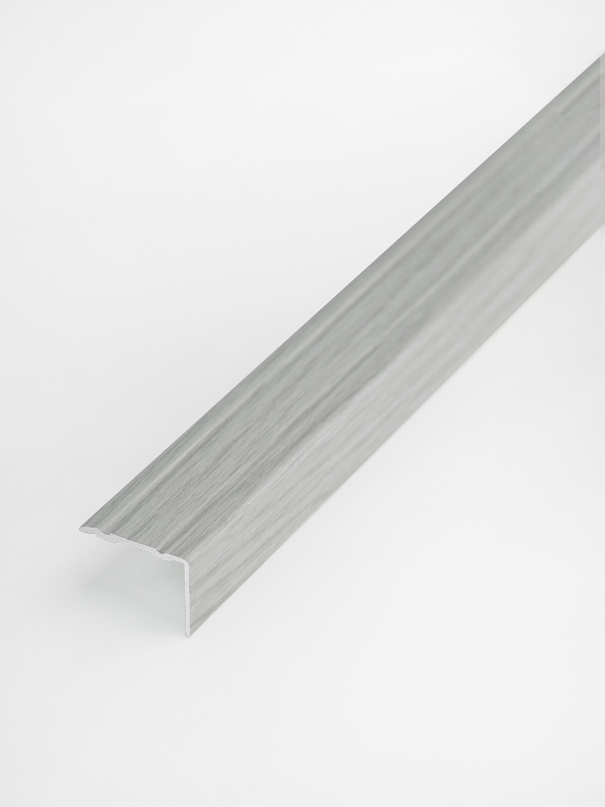 Порог самоклеющийся напольный угловой 24х18 мм, длина 0,9 м, Русский профиль алюминиевый, ламинация дуб серый