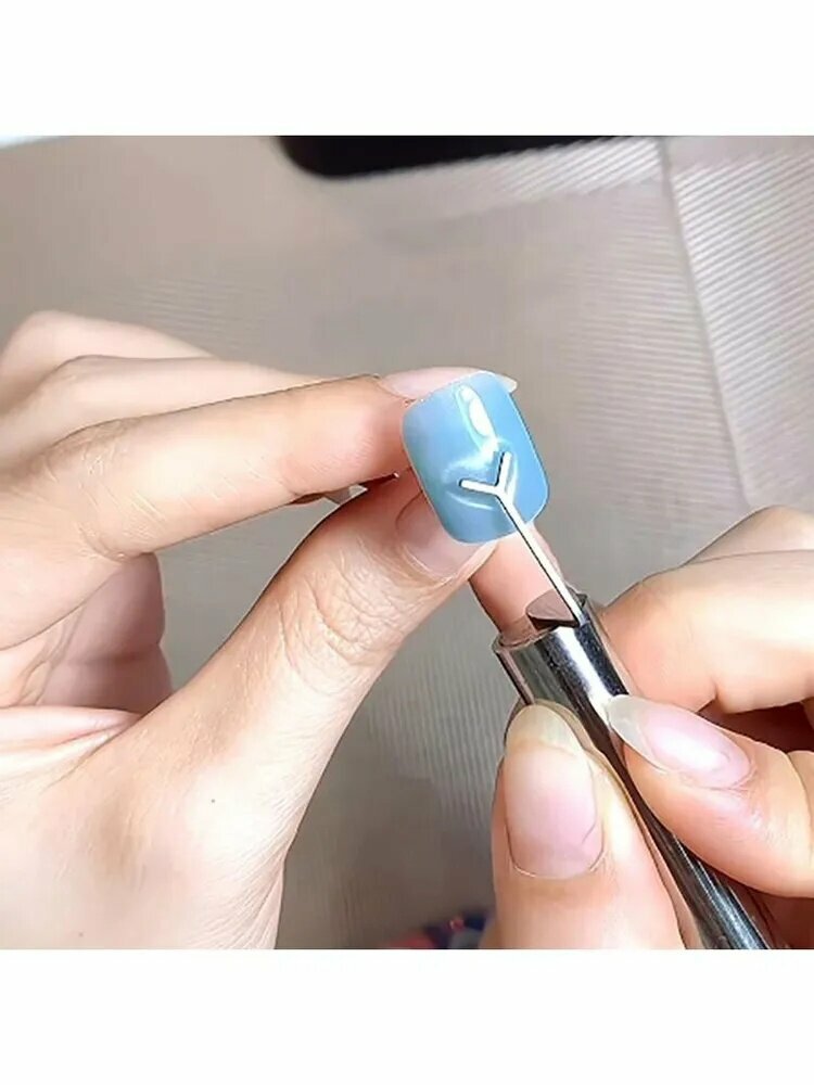 Скрепка на магните для ногтей