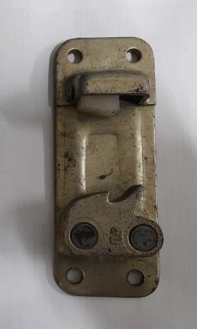 Фиксатор двери правый ЗИЛ-130/ арт.130-6106100