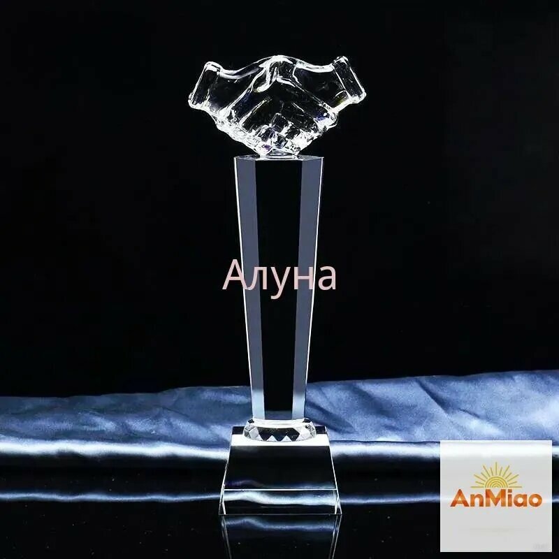 Наградная стела "Рукопожатие" из стекла (25 см), рукопожатие