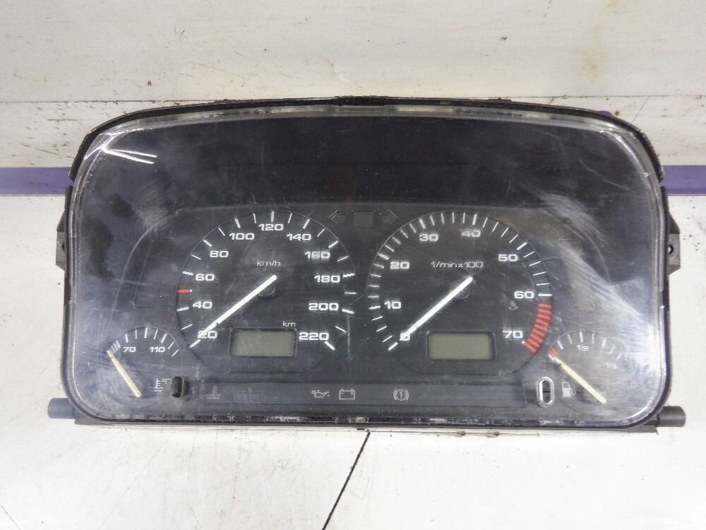 Панель приборов VW Golf III 1H6919033E