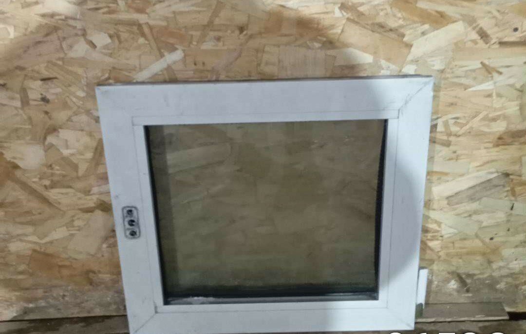 Рамы Пластиковые Б/У 500(в) х 540(ш) с стеклопакетом