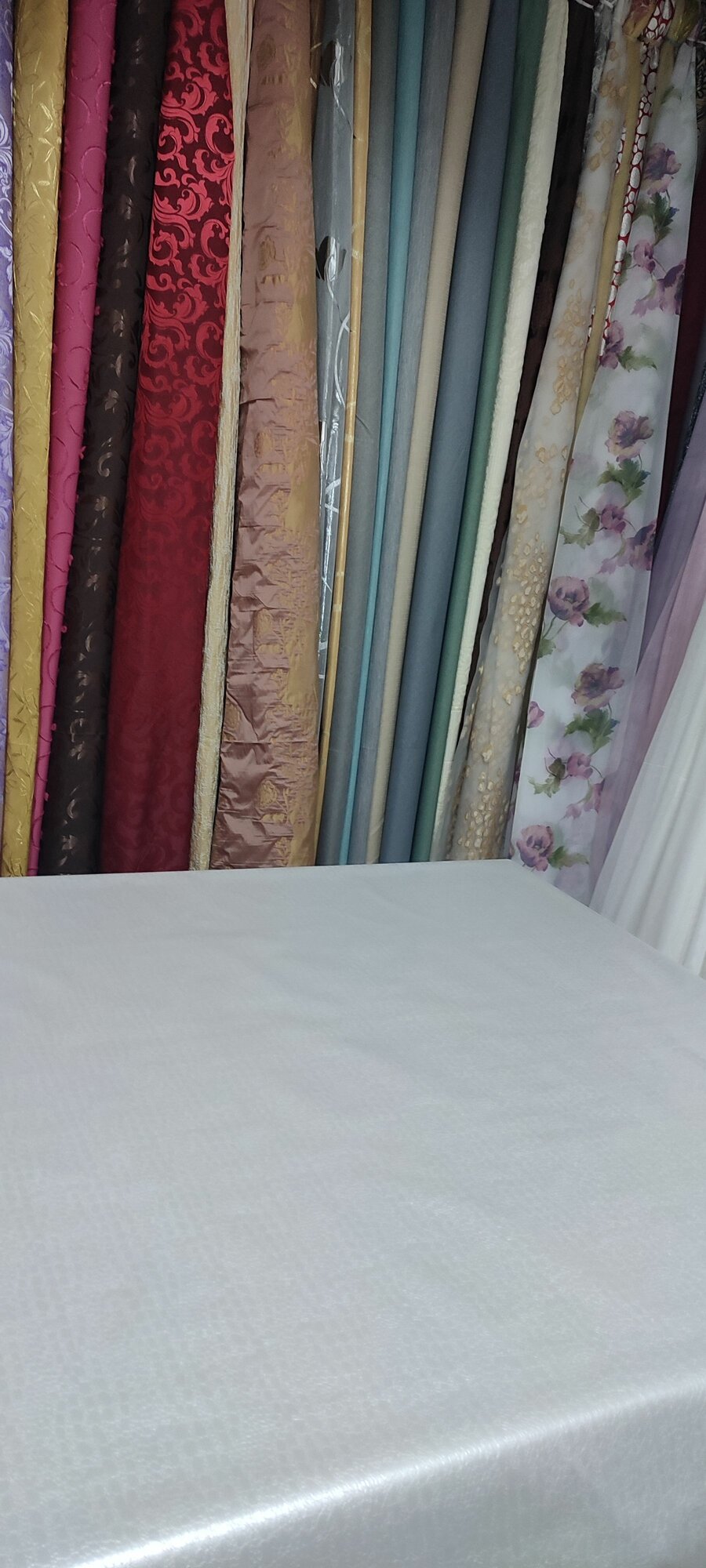 Клеенка ПВХ Рулон оптом 1.40м.*10 м. на тканевой основе