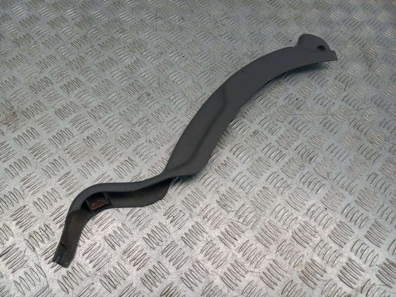 Б/У Накладка порога задняя правая Nissan Mistral R20 / Ниссан Мистраль R20 2.7 TD27 1997 задн. прав.