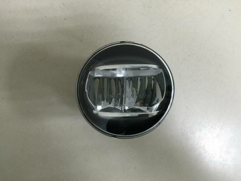 Фара противотуманная правая Lexus LX450D/570 2015 кат.номер: 8121048051 8121048050