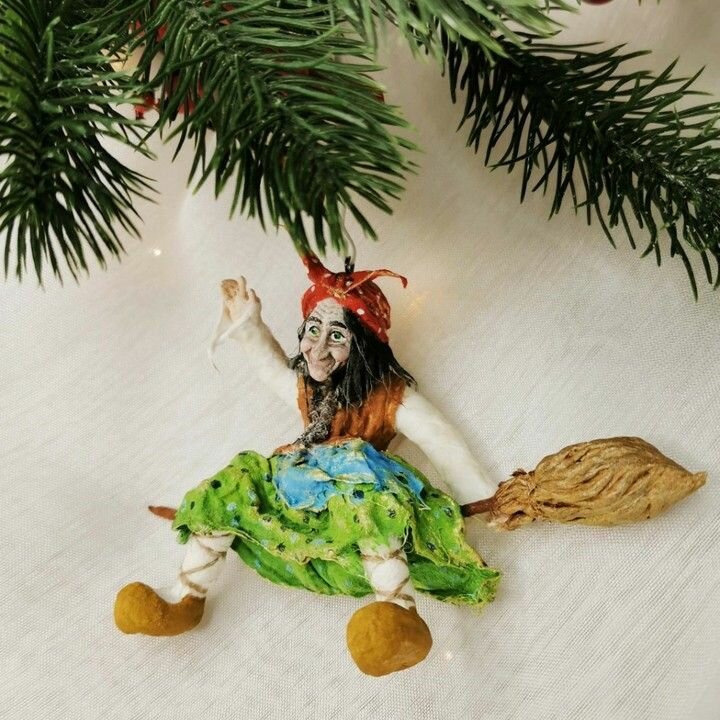 Ватная игрушка Баба Яга на метле